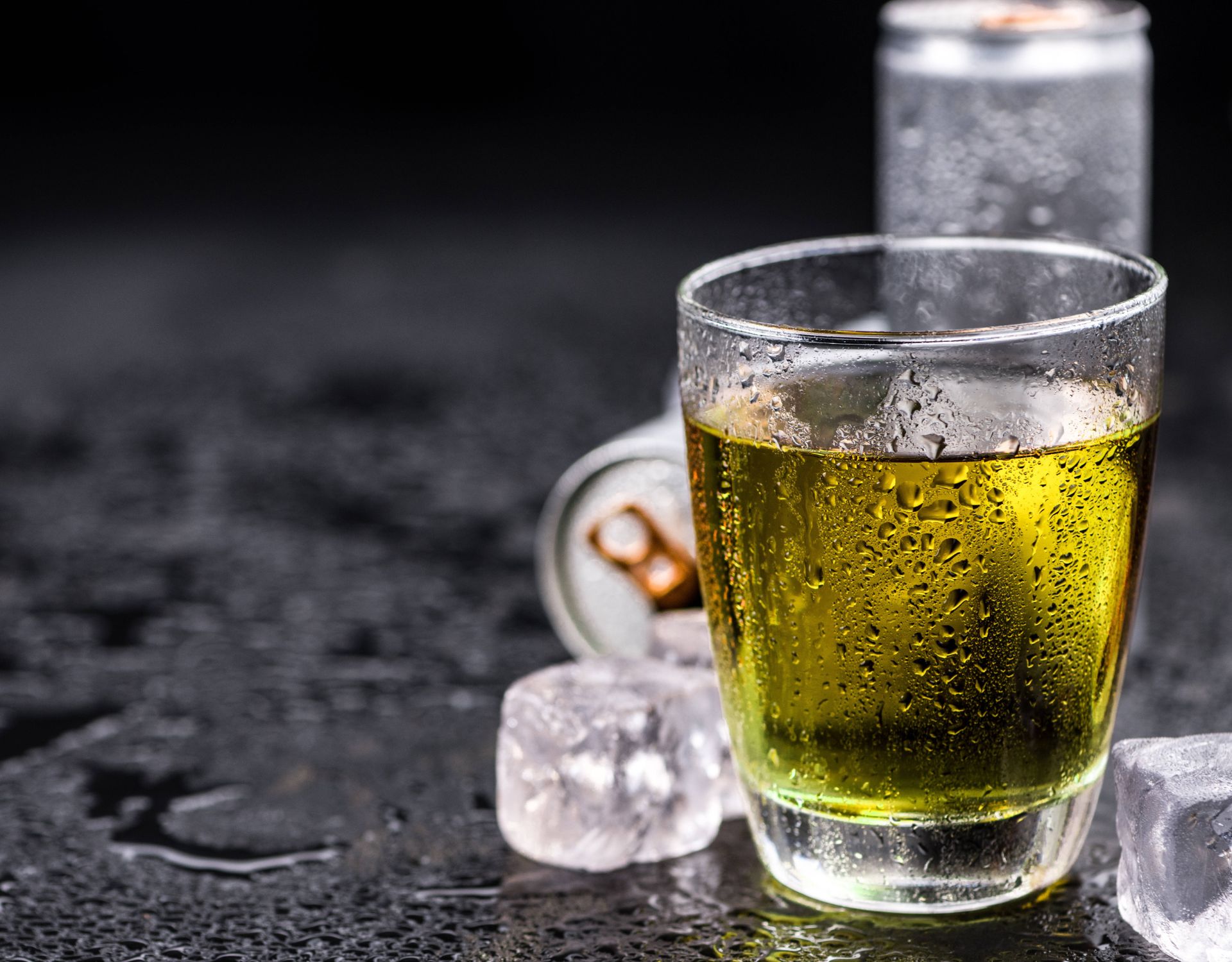 Cocktails mit Energy: 3 Drinks, die dich lange wach halten - wmn.de